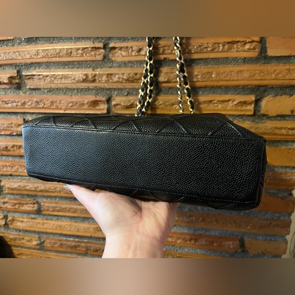 CHANEL | Bags | Vintage Chanel Diamond Stitch Black Leather Shoulder ...